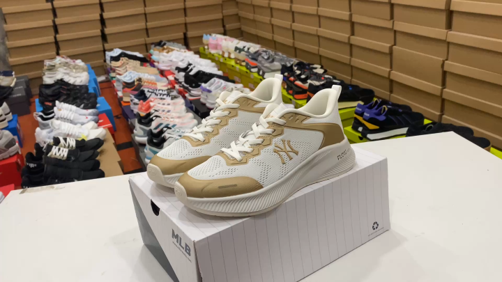 รองเท้าผ้าใบ MLB Athflow New York Yankees Gold สีขาวทอง สินค้าตรงปก ...