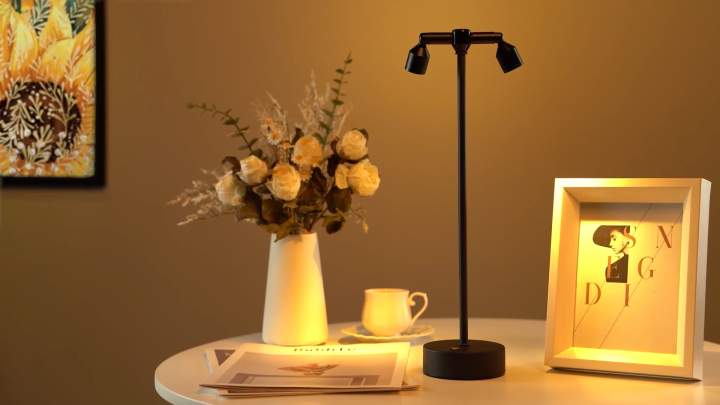 4 head LED Display Lamp Spotlight table lamp Rechargeable touch lamp ...