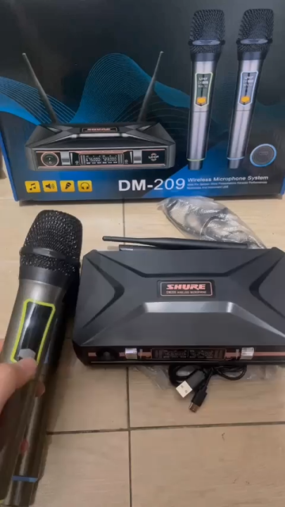 New 2 Channel UHF Professional Rechargerable Wireless Microphone System ...