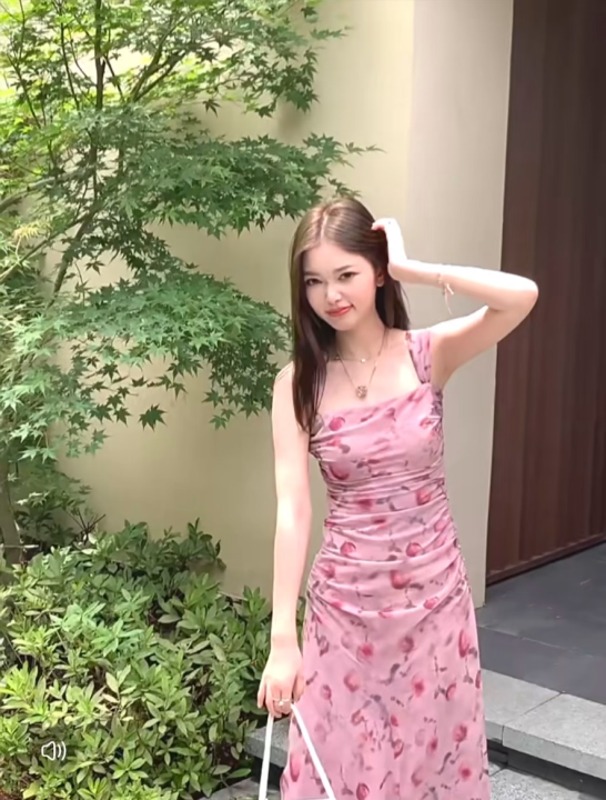 Ann.Fashion เดรสยาวลายดอก ผ้าชีฟอง มีซับใน สม็อคตามตัว ใส่สบายผ้านุ่มมาก ผ้าทิ้งตัวพริ้วตามลม ...