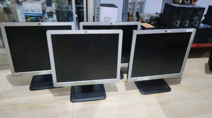 Monitor komputer 17"inch kotak / monitor murah / monitor bekas ...