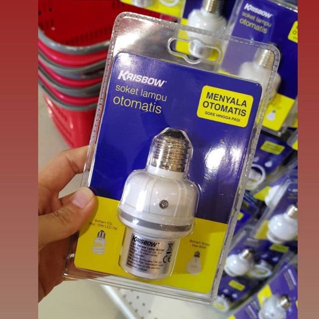 Soket Lampu Otomatis Krisbow menyala otomatis sore-pagi | Lazada Indonesia