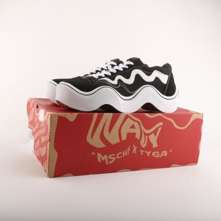 ของแท้ 100% Tyga x MSCHF Wavy รองเท้าผ้าใบลําลอง สําหรับเด็ก ส้นเตี้ย ...