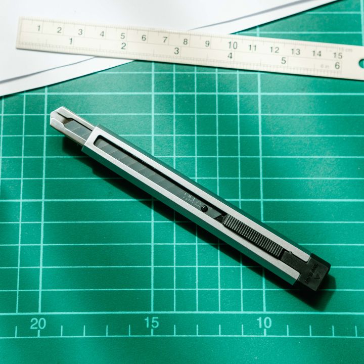 คัตเตอร์ มีด OLFA รุ่น Limited Series AA Ltd-02 (Made in Japan) | Lazada.co.th