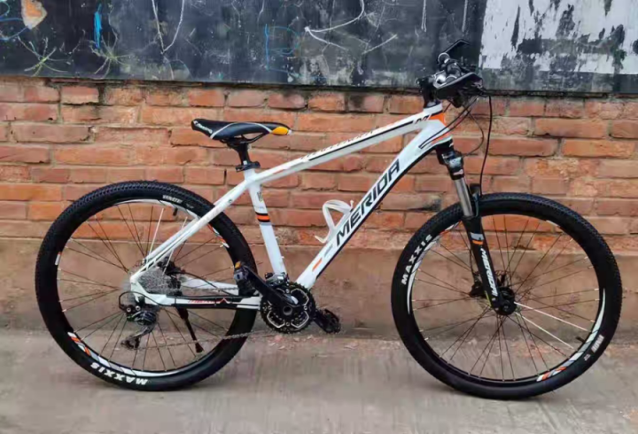 A 21-speed 26-inch spoke wheel mountain bike for debtor's debt ...