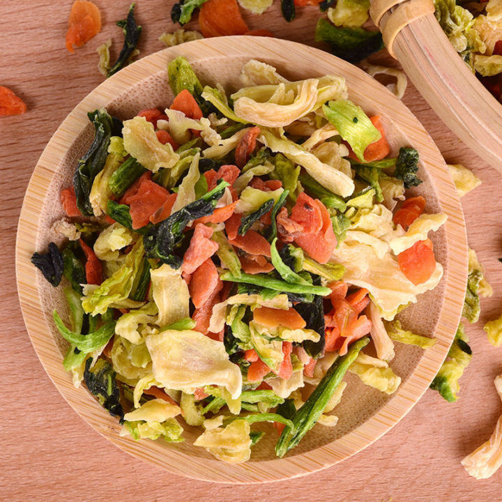 Shredded chives and coriander mixed with dried vegetables, instant ...