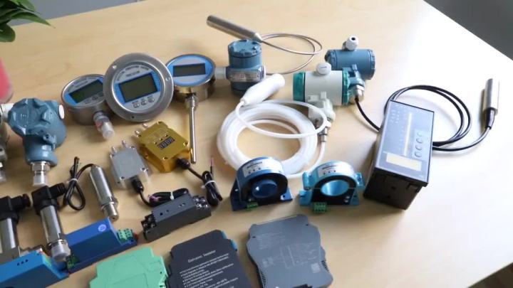 LCD Digital display 4-20mA Air Pressure Transmitter differential Pressure transducer QDF70B ...