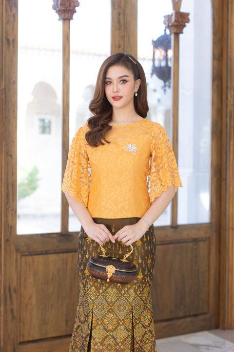 CHANIDA เสื้อลูกไม้เนื้อนิ่ม แขนสั้นทรงผีเสื้อ ซับในเนื้อดี มีซิปหลัง ...