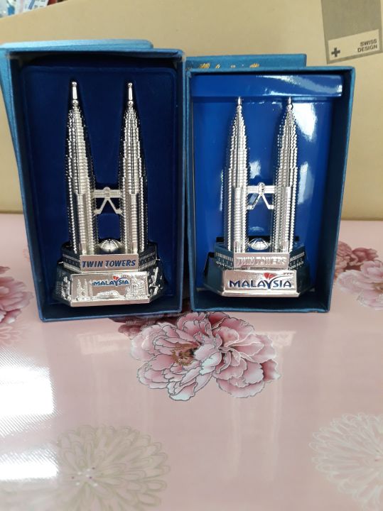 READY STOK Menara KLCC Malaysia Pembuka Botol Koleksi Cenderahati ...