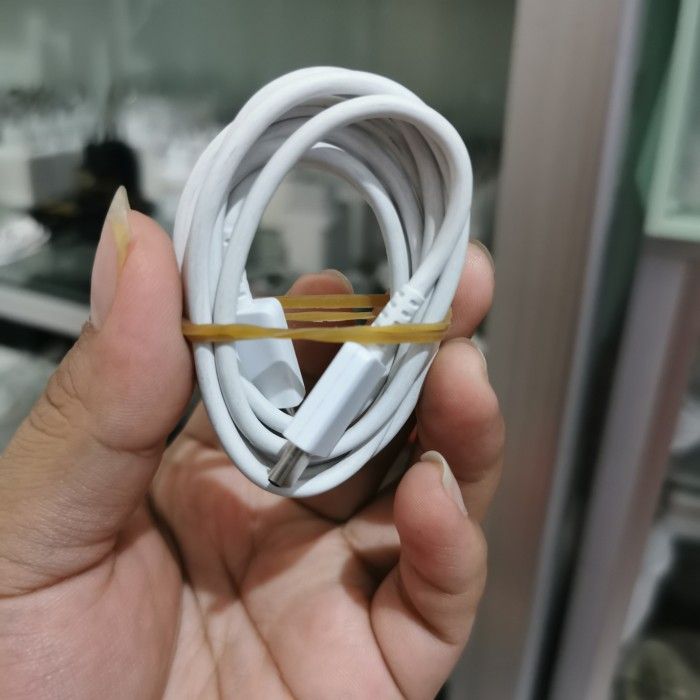 Kabel data C to C putih 25w A70 A80 note 10 20 S20 putih bekas ori ...