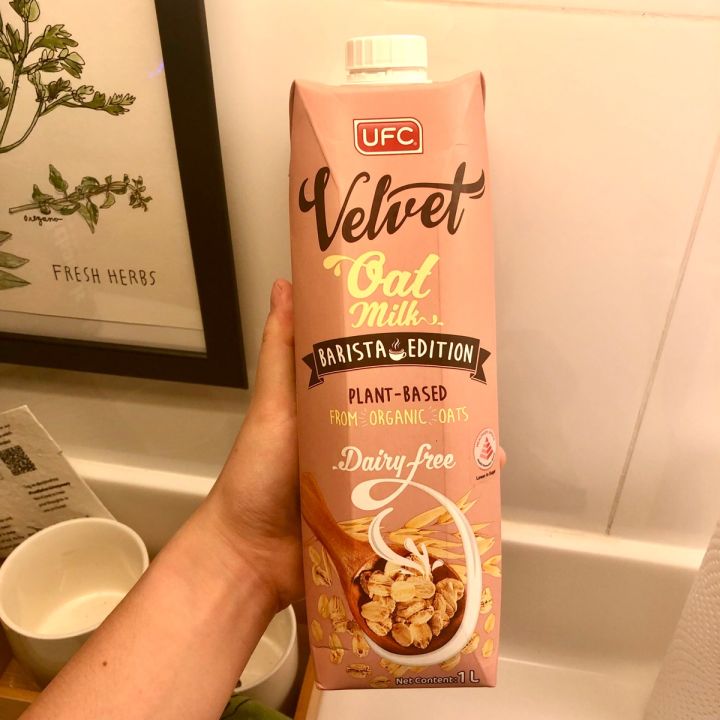 UFC VELVET OAT MILK/COCONUT MILK CHOCOLATE/COCONUT MILK UHT MILK 1L ...