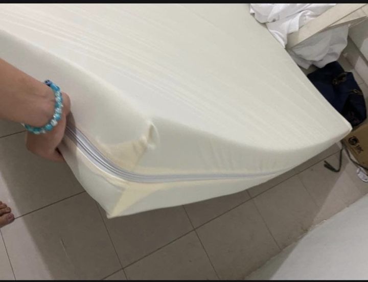 HOTEL QUALITY PLAIN WHITE FOAM COVER LONG ZIPPER - PURE CANADIAN COTTON ...