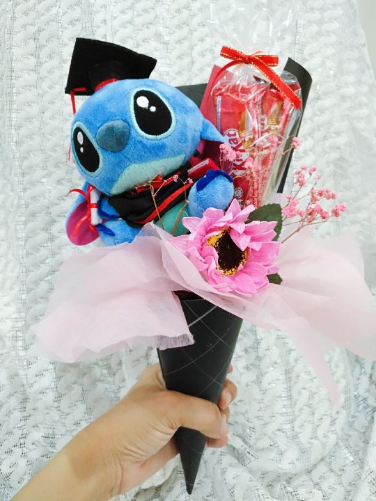 [Ready Stock]Promotion Graduation flower bouquet with chocolate gift ...