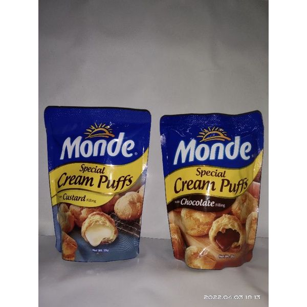 Monde special cream puffs with custard filling/with chocolate filling ...