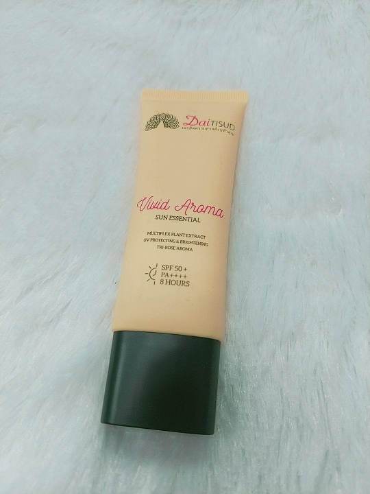 แท้!!VIVID AROMA SUN ESSENTAIL ครีมกันแดดเนื้อกึ่งเจล บางเบา SPF 50 ...