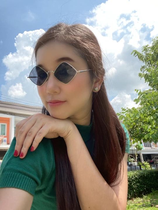 แว่นทรงเหลี่ยม ร้าน ANNNI แว่นกันแดด แว่นวินเทจ ชิคๆ มีให้เลือก 3 สี ดำ ...