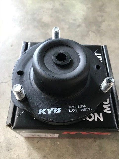 KYB เบ้าโช้คอัพหน้า Toyota Vigo / Fortuner [ 4x4 ] จำนวน 1 ข้าง Sm7124 ...