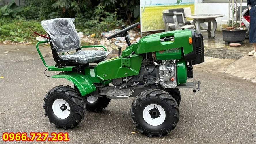 Máy Xới Đất Ngồi Lái Mini 2 Cầu Turbo 18Hp Tbl198