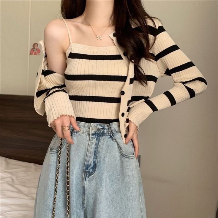 XJXJ.SHOP เสื้อไหมพรมแขนยาวลายทาง2ตัวผ้าดีๆๆๆ259 | Lazada.co.th