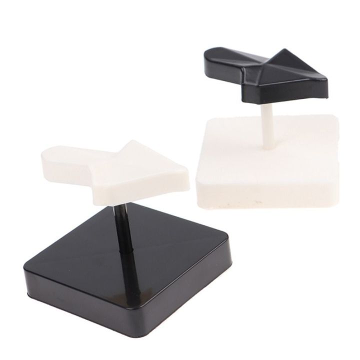 Close Up Gimmick Prop Always Pointing To The Right Arrow Illusion Magic ...