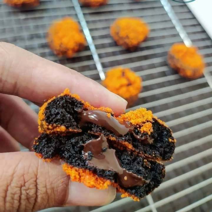 Choco Butternut Crinkles with Chocolate Filling 12 pcs. | Lazada PH