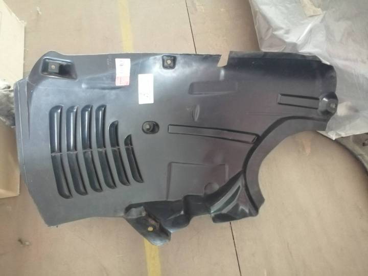 47. A2126905430/แผ่นพลาสติกปิดซุ้มล้อหน้าL/ Eclass/2013 ของแท้ Mercedes ...