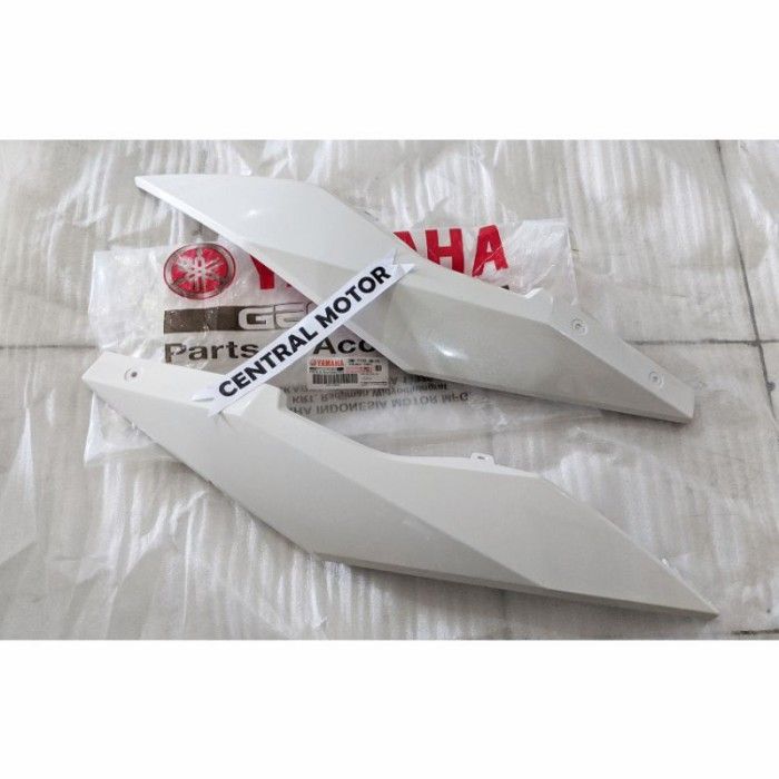 COVER BODY BELAKANG XRIDE X RIDE 115 PUTIH kanan kiri ORIGINAL YAMAHA ...