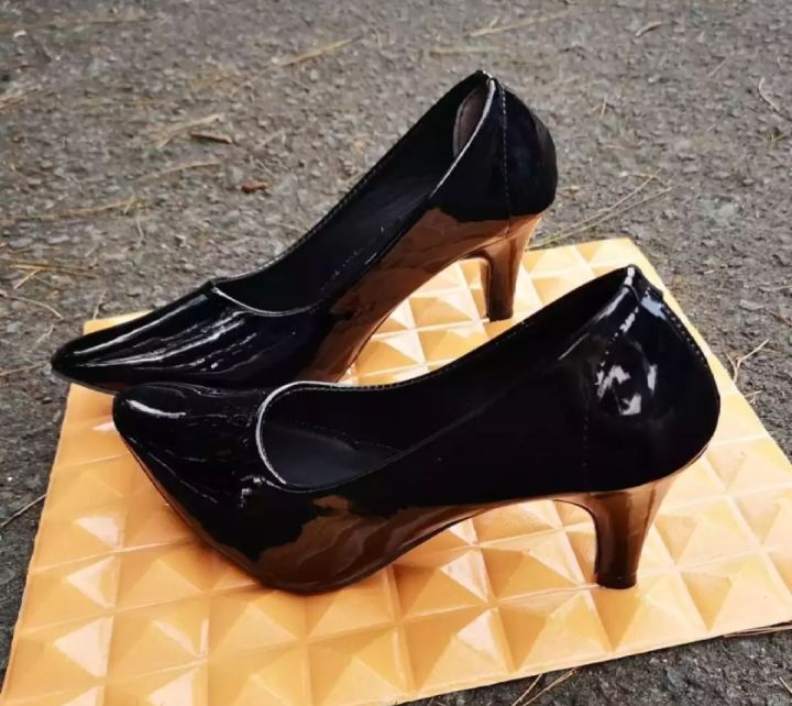 High Heels Kerja Kantor Wanita Glossy Hitam Tinggi 5cm Terbaru | Lazada ...