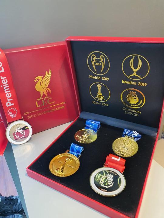 2019 Medal Set Gift Box UCL / EPL Premier League / Sports Champions ...
