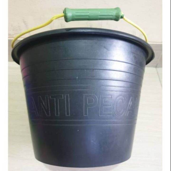 EMBER AIR PLASTIK HITAM UKURAN 18 / 20 / 22 | Lazada Indonesia