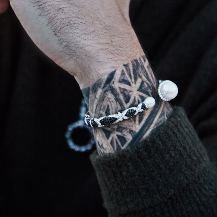 APM Monaco black and white open pearl bracelet 2022 new wave couple ...