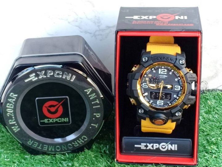 Watchtime นาฬิกาข้อมือแฟชั่นหญิง โคช หน้าปัดประดับเพชรขนาด 32มม. สาย ...