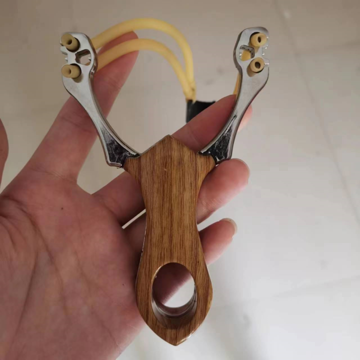 Outdoor Fishing Tackles Used and training with FREE rubber band and mud ...