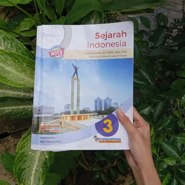 BUKU SEJARAH INDONESIA UNTUK KELAS XII SMA DAN MA KELOMPOK MATA ...