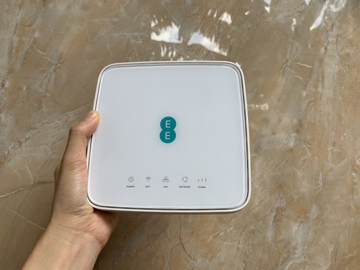 [HCM]Bộ Phát Wifi 4G Alcatel EE Router HH70 - Tốc độ 300Mbps - Hỗ trợ ...