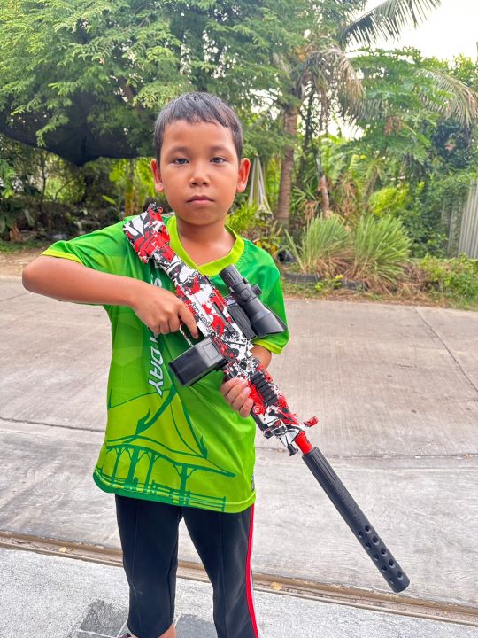 ปืนของเล่น รุ่น M249 ตั้งฐาน ( ตัวฐานสามารถพับเก็บได้ ) อุปกรณ์เสริมครบ ...