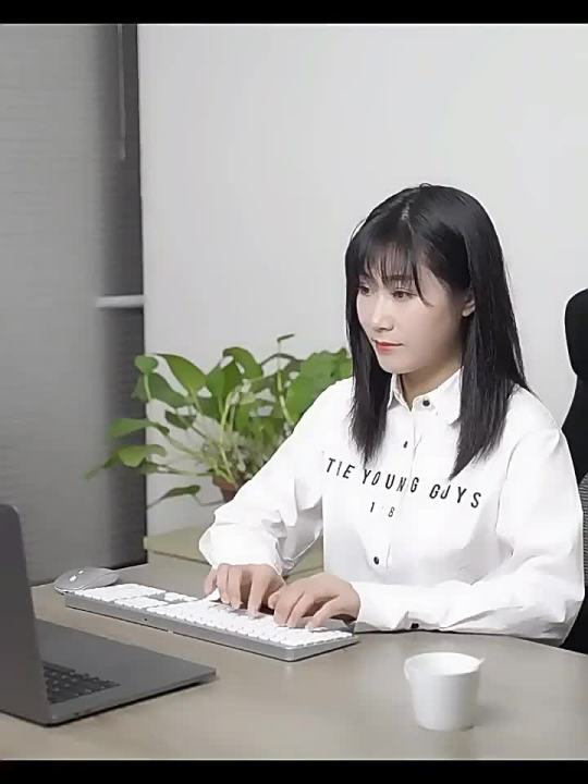 Wireless Keyboard And Mouse Set Bluetooth Three Mode Ultra Thin Rechargeable Mute Keyboard