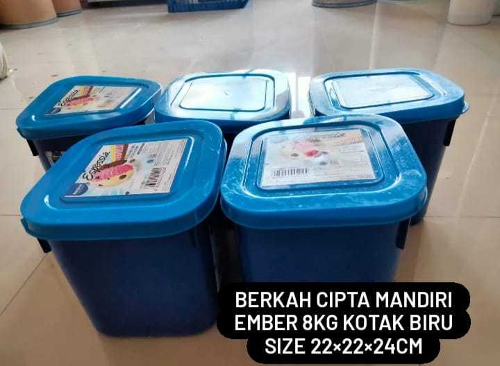 Ember kotak biru 8kg bekas es krim box bekas es krim 8 liter warna biru ...