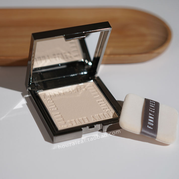 One second soft focus! Funny Elves soft-focus skin-nourishing honey ...