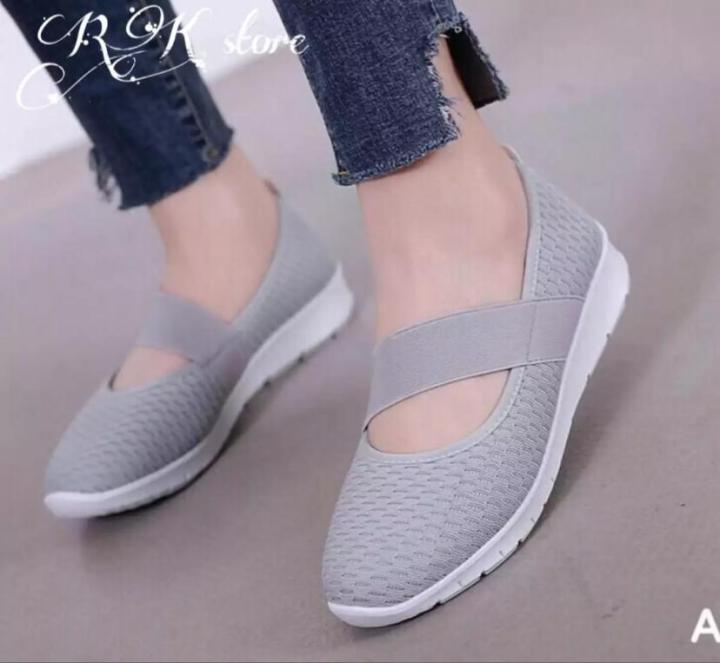 SEPATU SLIP ON WANITA TRENDY MOTIF KARET BEST SELLER | Lazada Indonesia