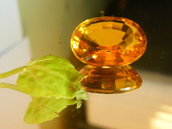 YELLOW QUARTZ เหลี่ยมชั้น รูปไข่ หนักรวม 29 กะรัต CARATS ....(1 เม็ด ...