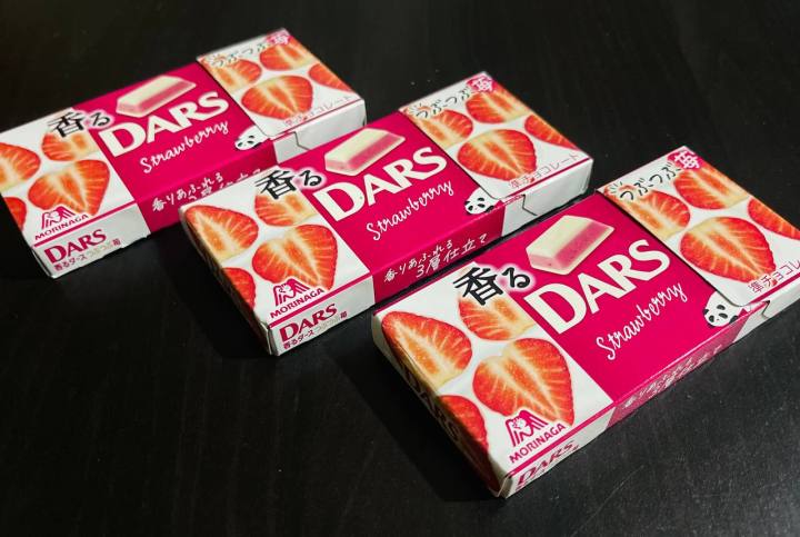 [JAPAN PRODUCT] Dars Strawberry White Chocolate | Lazada PH