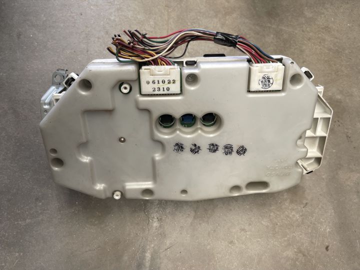 Adapted to FAW Toyota VIOS instrument panel combination instrument ...