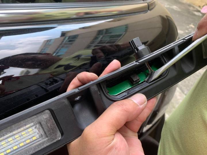 MINI (อะไหล่ Part แท้) แผ่นปิดปุ่มเปิด-ปิดฝาท้าย (ชุดซ่อม) MINI PN ...