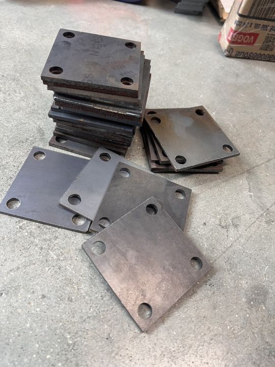 แผ่นเหล็ก แผ่นเพลทเจารู steel plateหนา 4 มิล (รับตัดเจาะตามแบบ ...