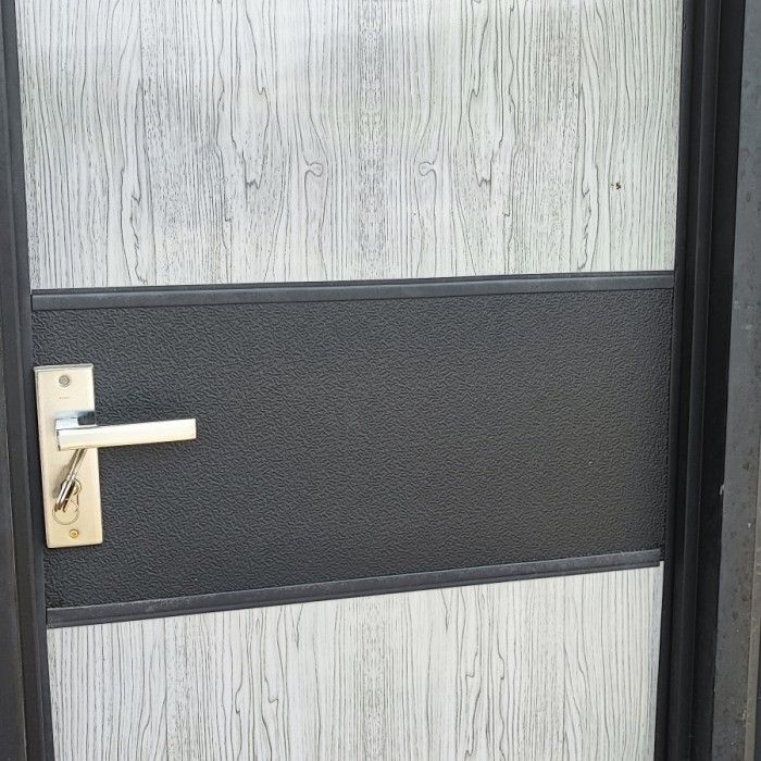 pintu kamar tidur utama aluminium pvc motif panel urat kayu warna grey ...