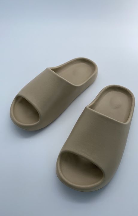 MINISO Classic Coconut Cushioned Thick Slipper(Light Brown,39-40 ...
