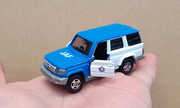 Xe mô hình Tomica - Xe Toyota Land Cruiser 70 JAF mở được cửa màu xanh giá rẻ cho bé hay sưu tập ...