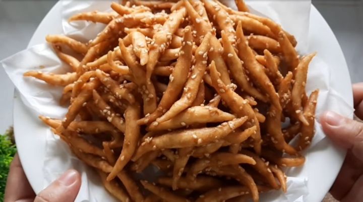 snack kiloan stik gabus wijen / jajanan / cemilan / makanan ringan ...