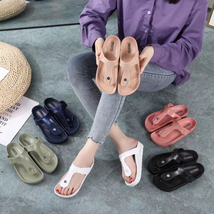 South Korea's new version of the aircraft with women's outdoor flip ...